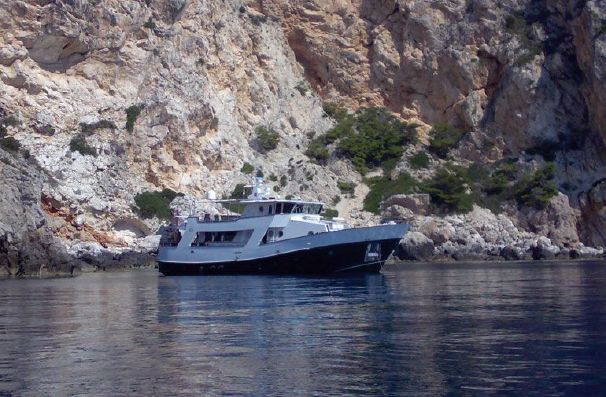 Super Calafuria Custom Long Range Trawler Super Calafuria Custom Long ...